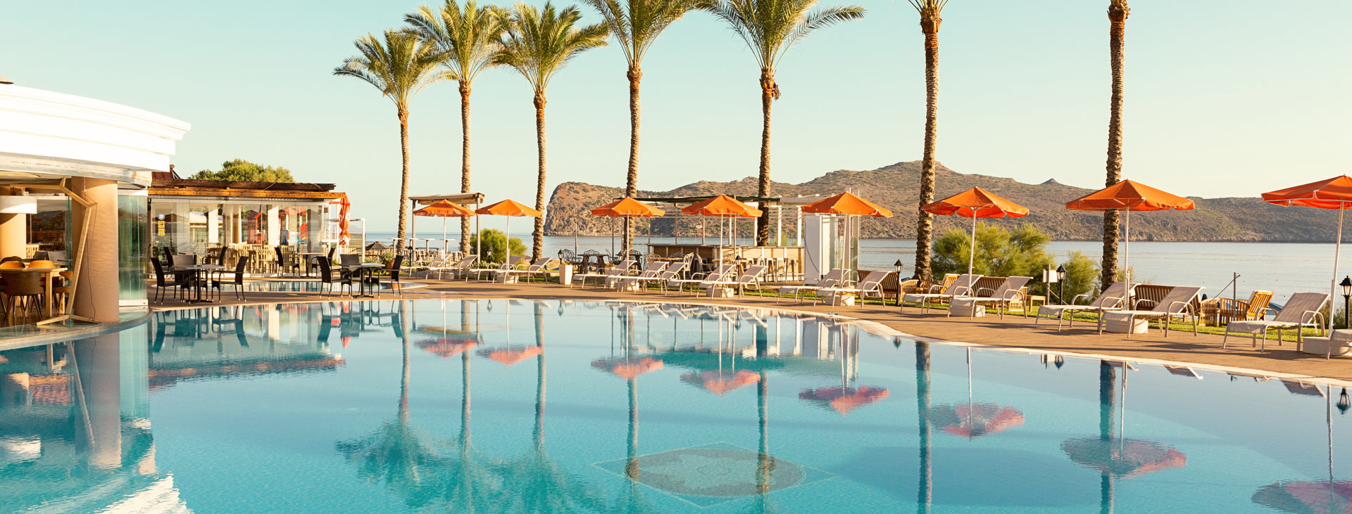 Alexandra Beach (Chaniakusten, Agia Marina) - Boka hotell hos Ving.